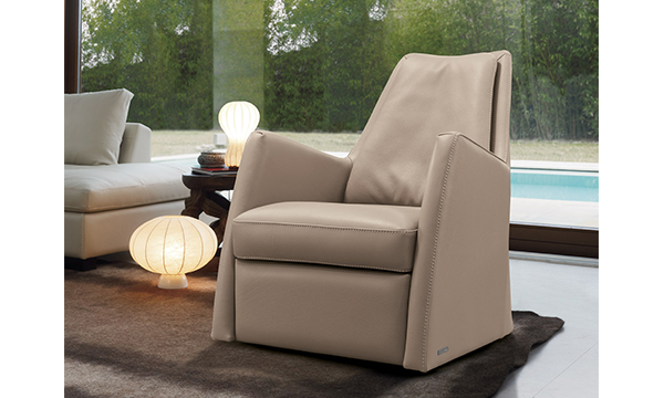 Gamma Lounge Chairs | Casa Spazio